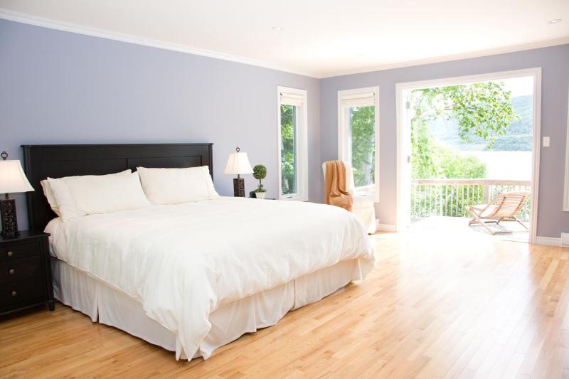 52 Lakeside Drive | Beth MacNeil Luxury Chalets